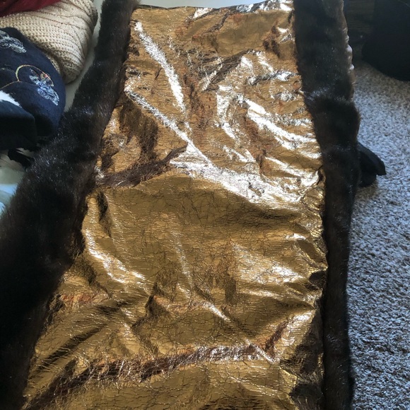 Fabrique impression | Holiday | Throw Gold Lame And Faux Fur | Poshmark
